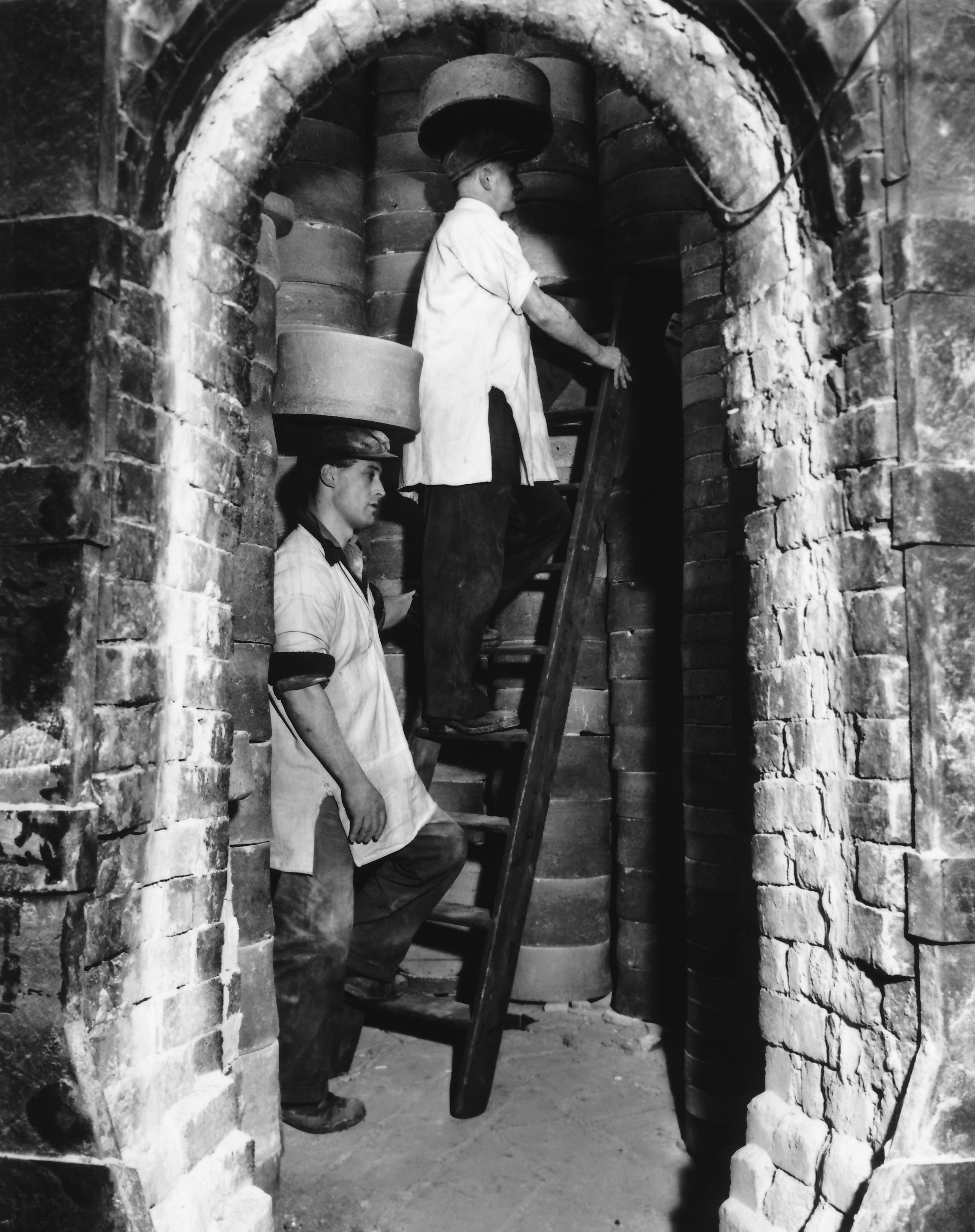 Biscuit placing-loading kiln